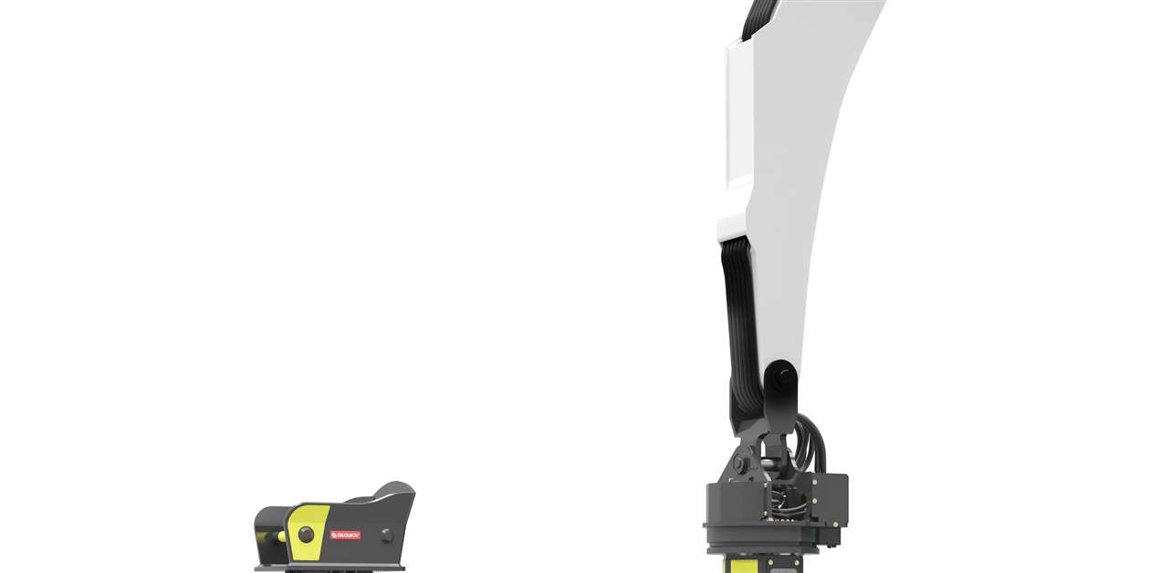 Quick coupler specialist targets large material handlers - Scaffold ...