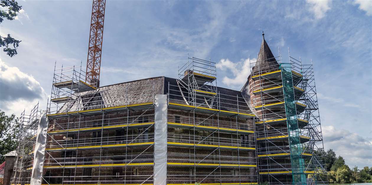 Doka scaffolding ‘breathes life’ into historic sites - Scaffold & Access